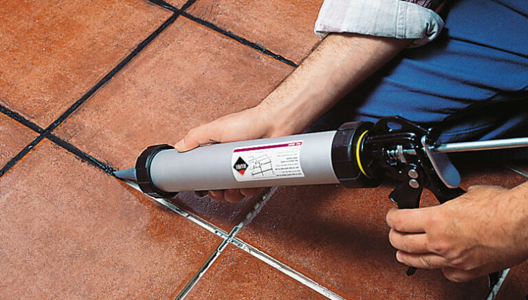 How to apply silicone in the bathroom: step-by-step guide